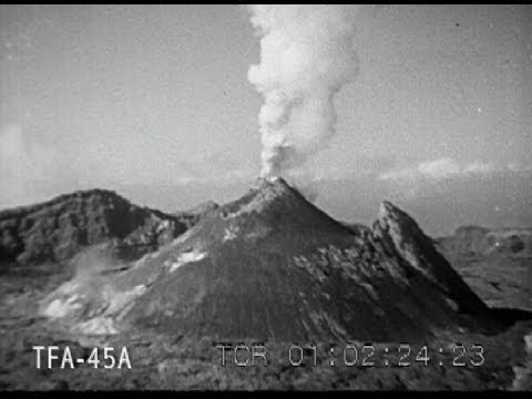 Eruption Of Mt Vesuvius 1944 - YouTube