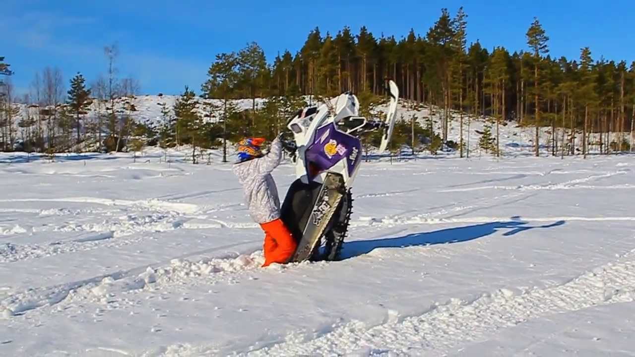Skidoo 600 Snowmobile Wheelies - YouTube
